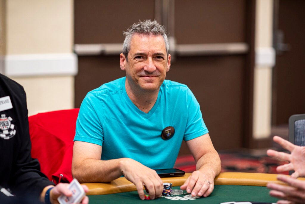 O POKER PERDE PERRY FRIEDMAN AOS 55 ANOS