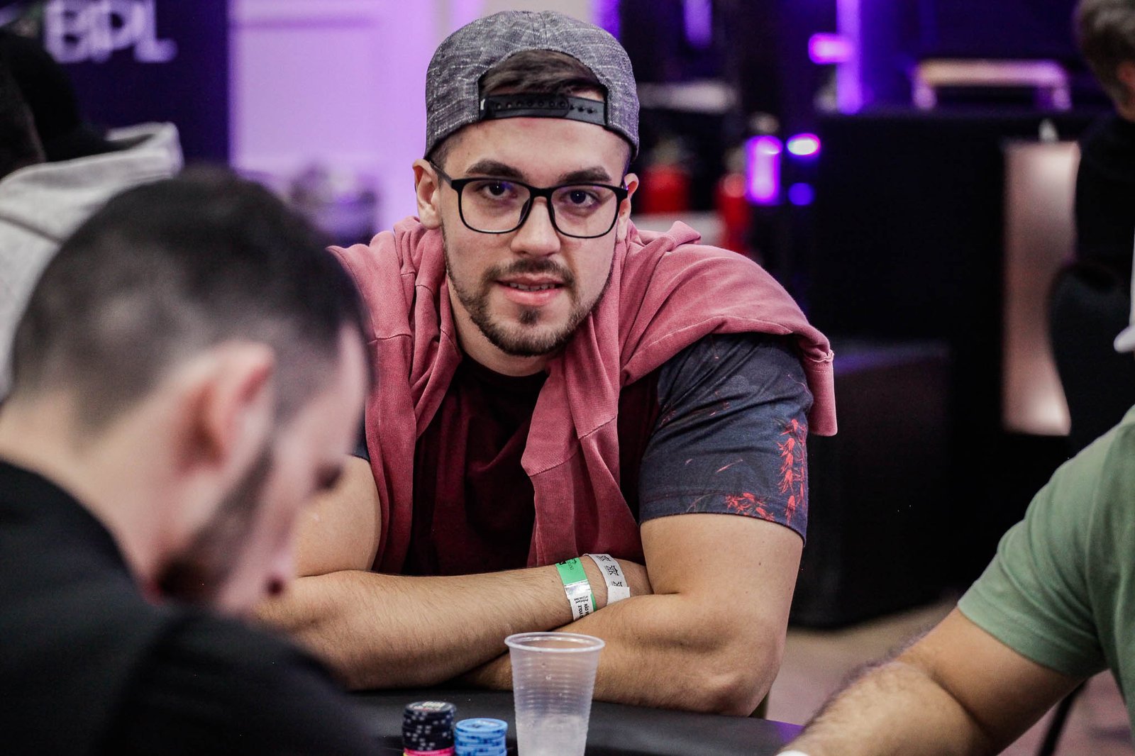 DALTON HOBOLD É O CAMPEÃO DO FRIDAY NIGHT FIGHT HR